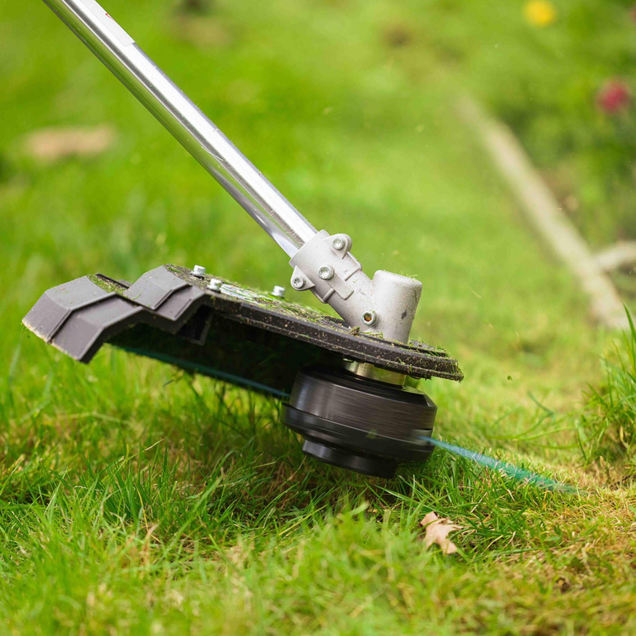 58V Lithium Brushcutter Kit | LawnMaster